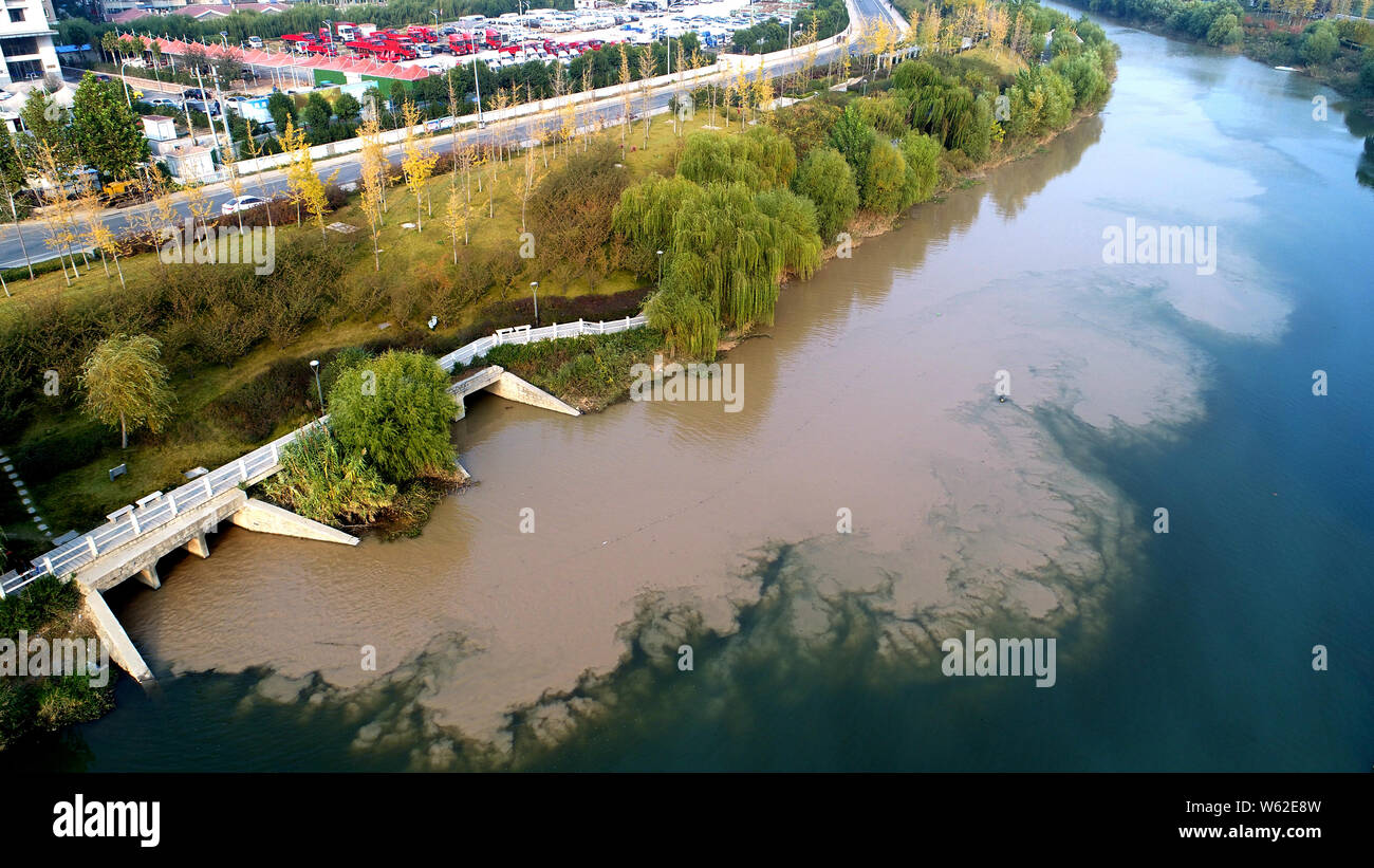 Sewage outfall hi-res stock photography and images - Alamy
