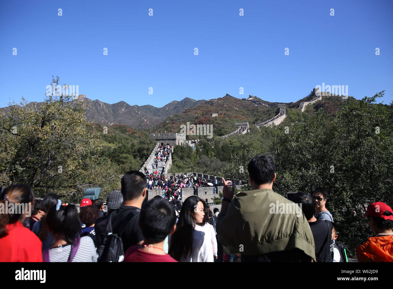 Crowds of Chinese tourists visit the Badaling Great Wall during the ...