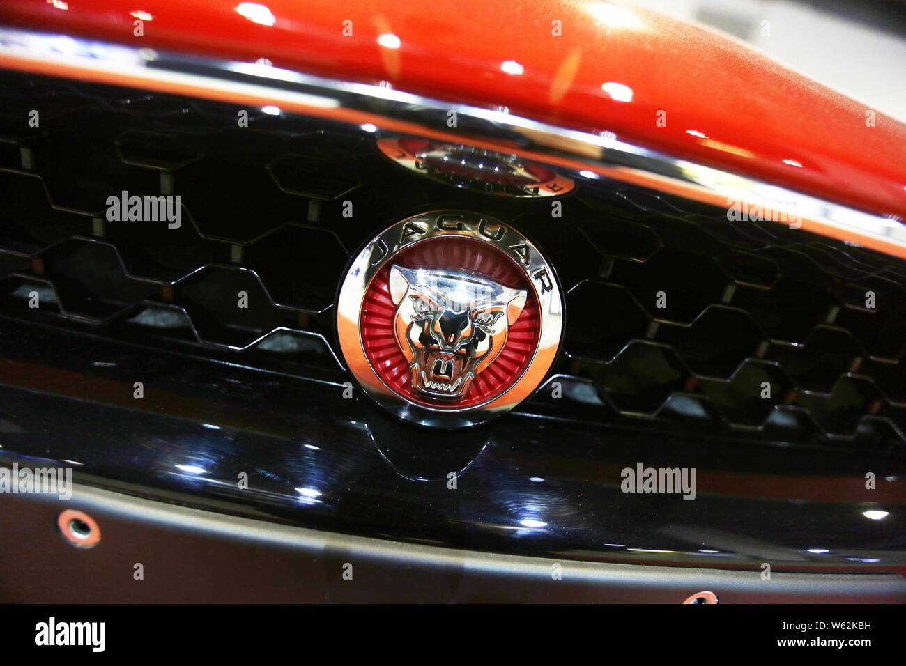 Land rover on display land rover plant hi-res stock photography and ...