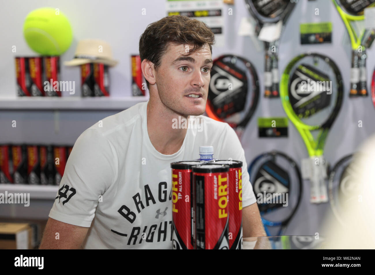 Dunlop and tennis player hi-res stock photography and images - Alamy