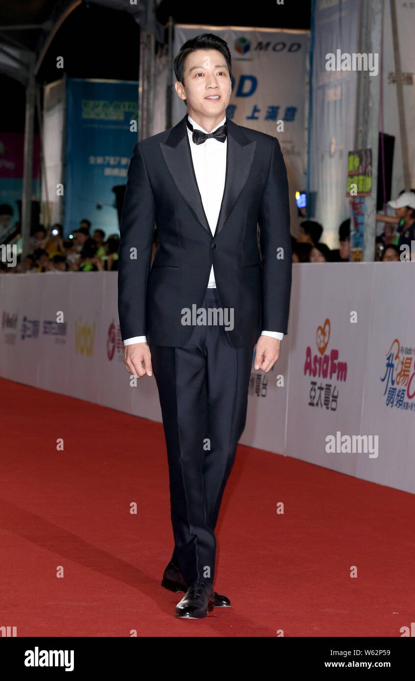 **TAIWAN OUT**South Korean actor Kim Rae-won poses as he arrives on the ...
