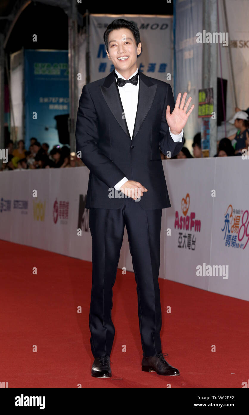 **TAIWAN OUT**South Korean actor Kim Rae-won poses as he arrives on the ...