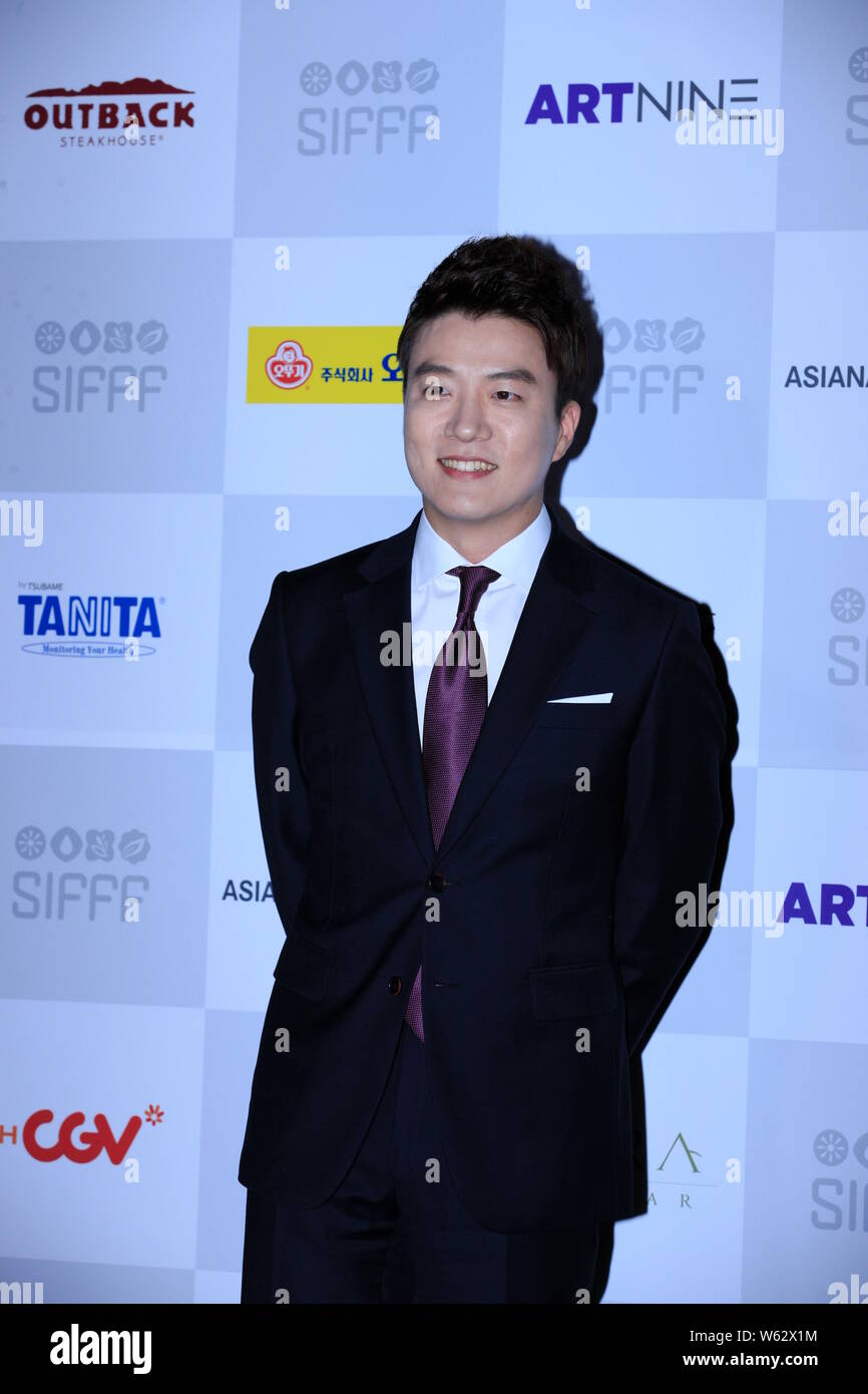South Korean actor Suh Tae Hwa poses as he arrives on the red carpet ...