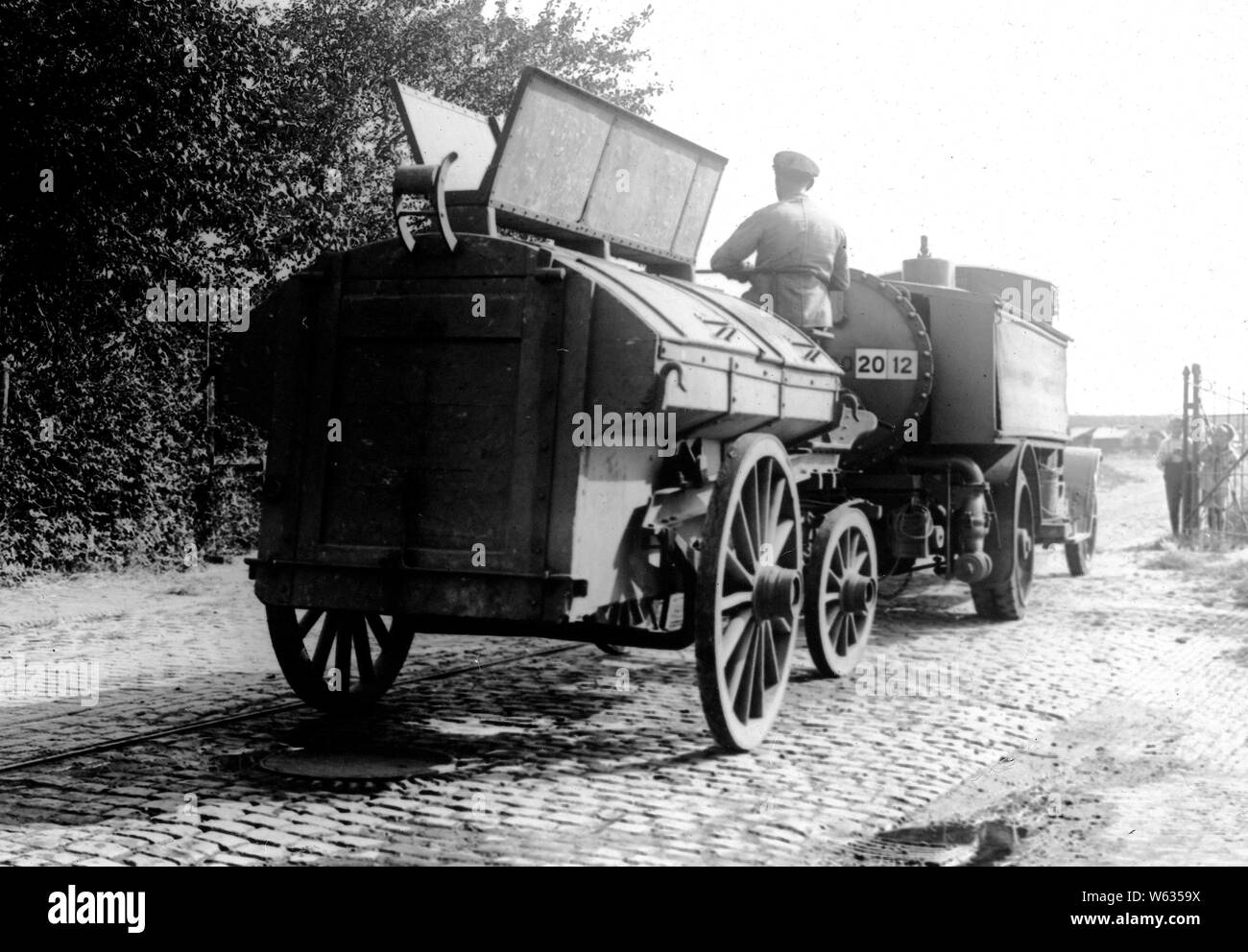 Vintage garbage truck hi-res stock photography and images - Alamy