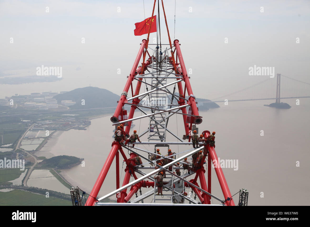 Worlds tallest towers hi-res stock photography and images - Alamy