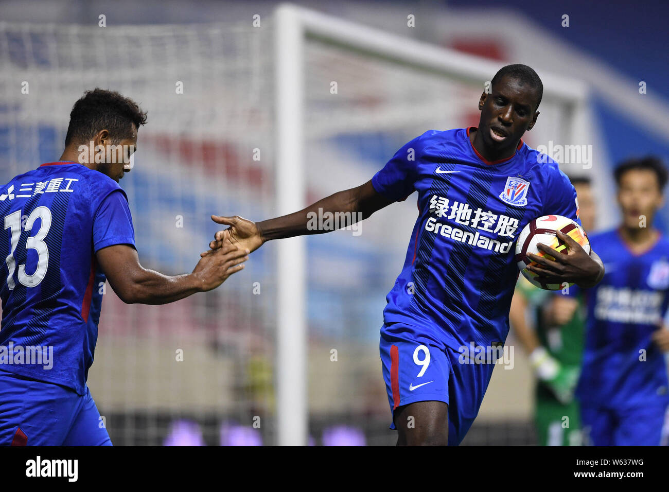 Senegalese player hi-res stock photography and images - Alamy