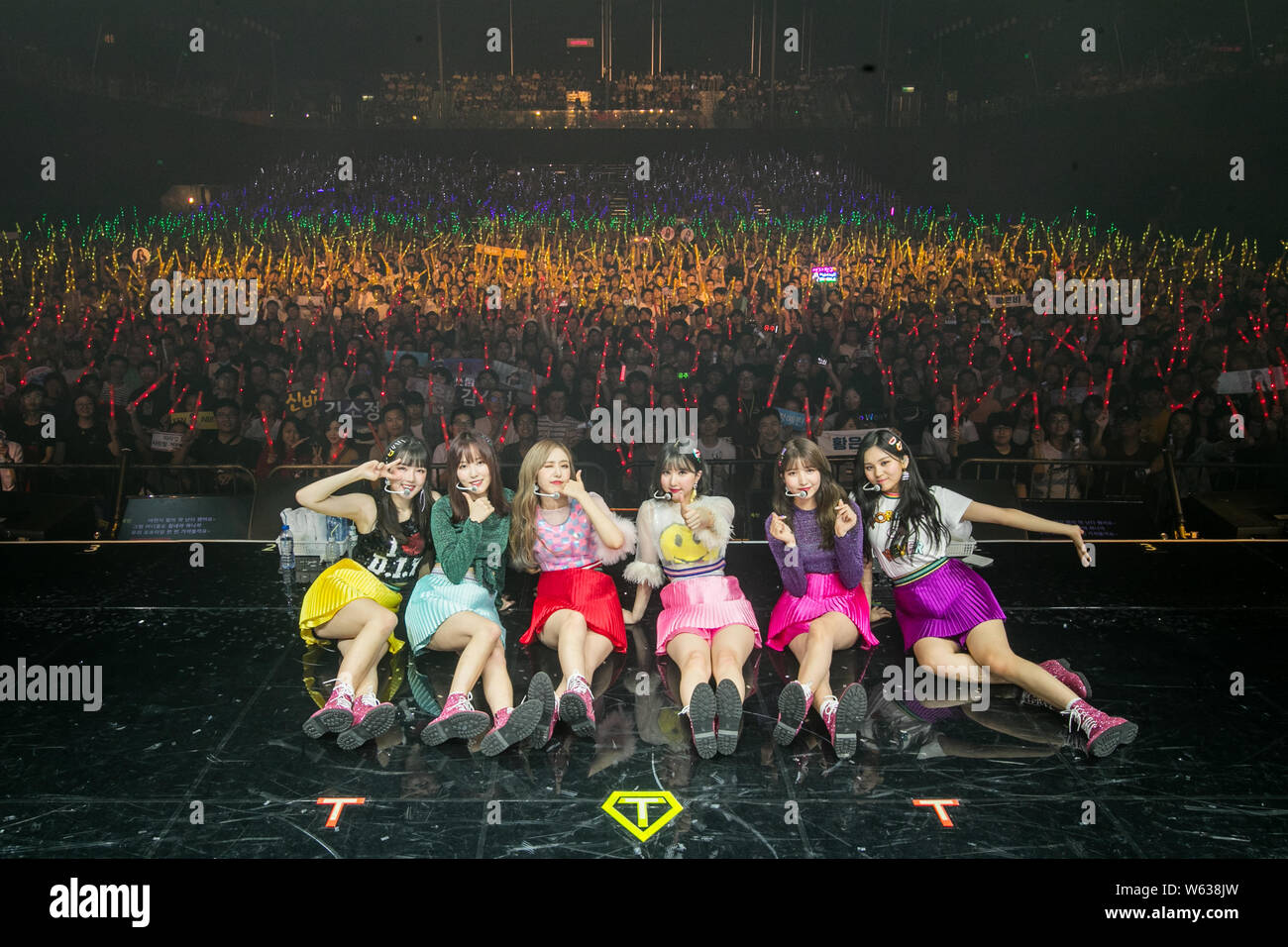Members of South Korean girl group GFriend perform during the 2018 ...