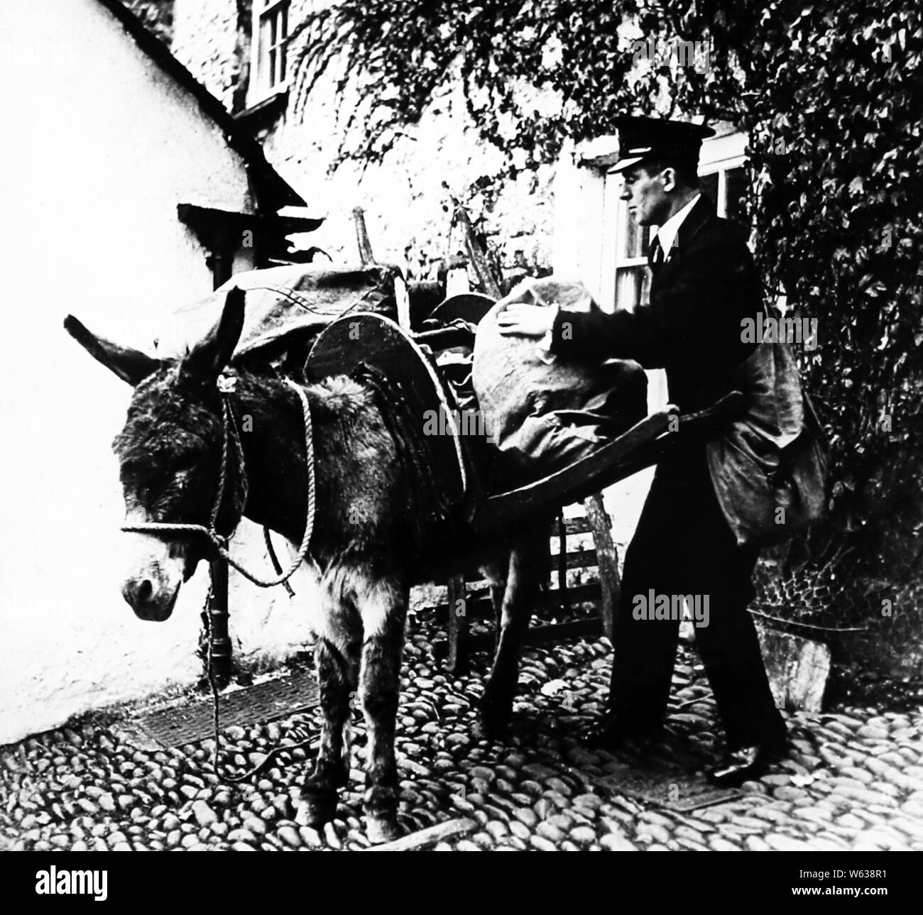 Victorian postman hi-res stock photography and images - Alamy