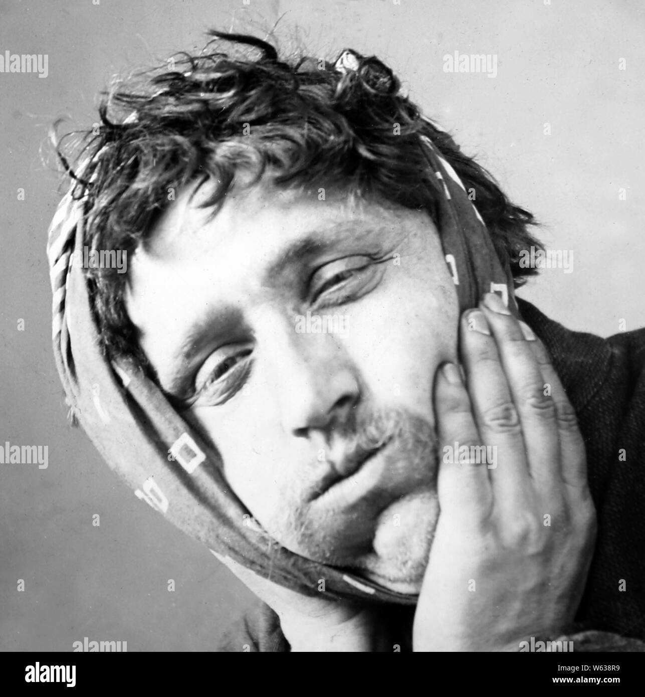 Man with toothache vintage Black and White Stock Photos & Images - Alamy