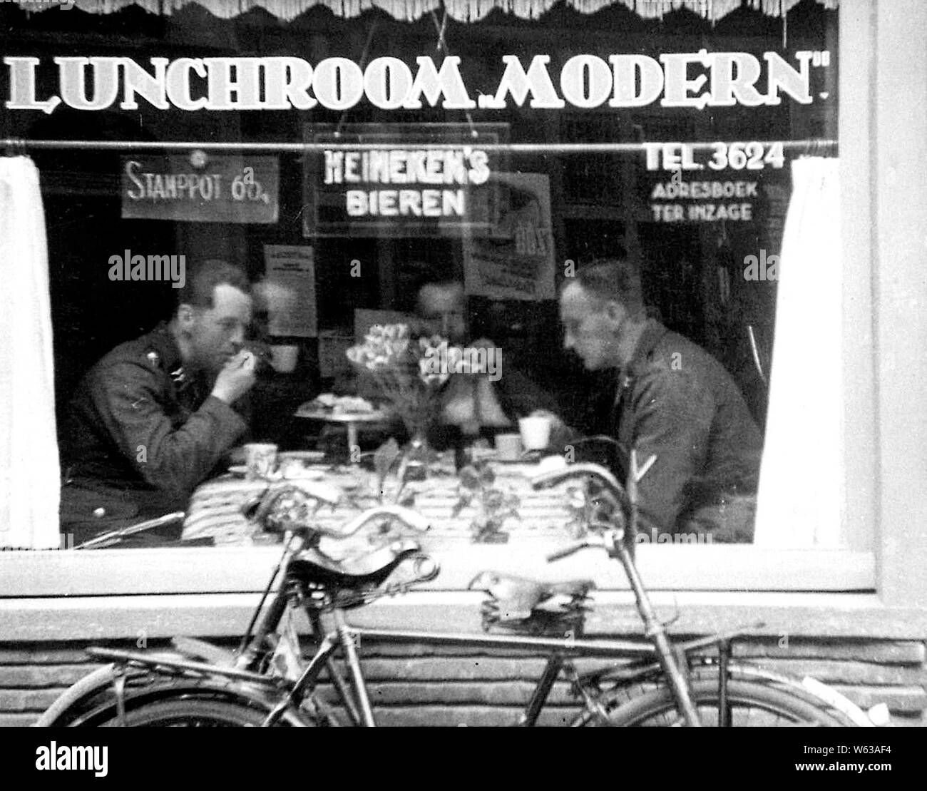 German Soldiers Eating High Resolution Stock Photography and Images - Alamy