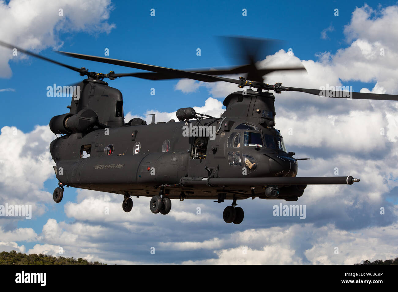 MH-47 in flight Stock Photo - Alamy