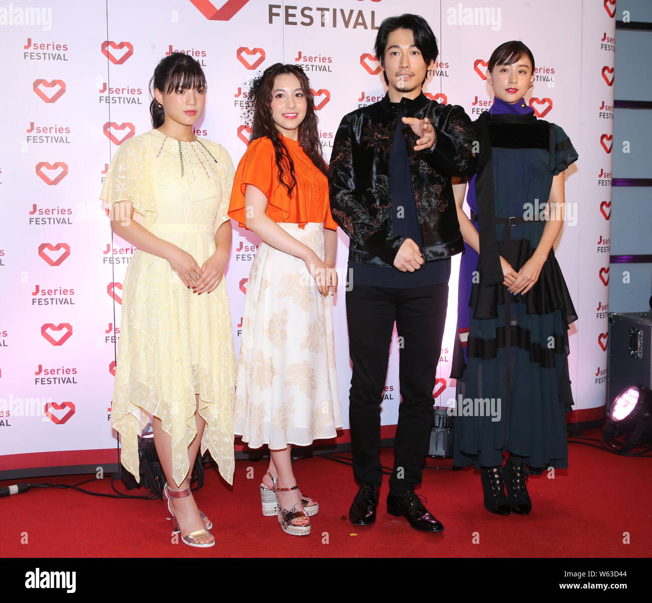 **TAIWAN OUT**(From left) Japanese actresses Anna Ishii, Yuki Sasou ...