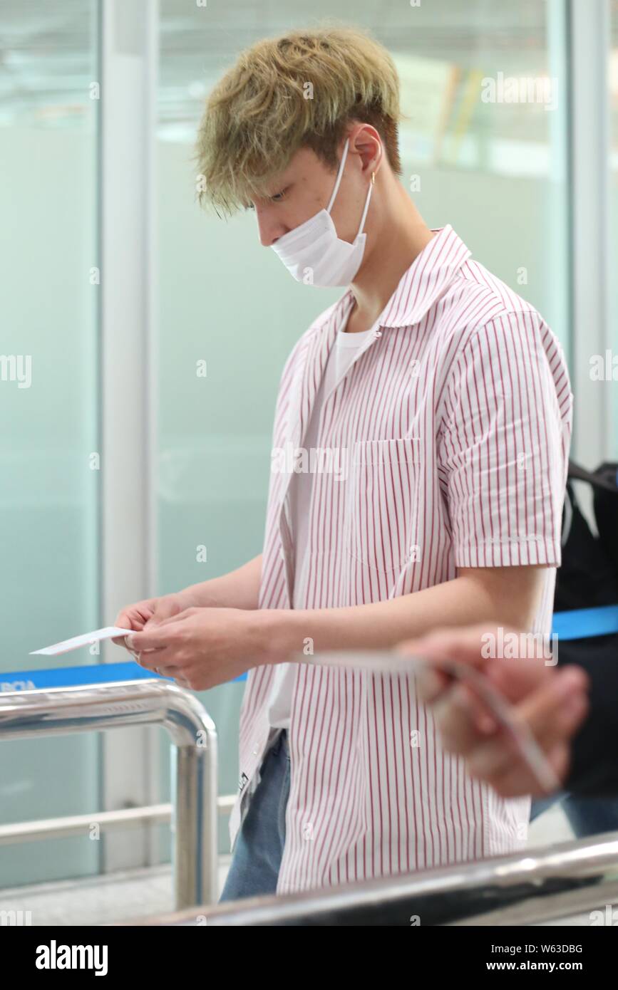 Lay zhang singer hi-res stock photography and images - Alamy