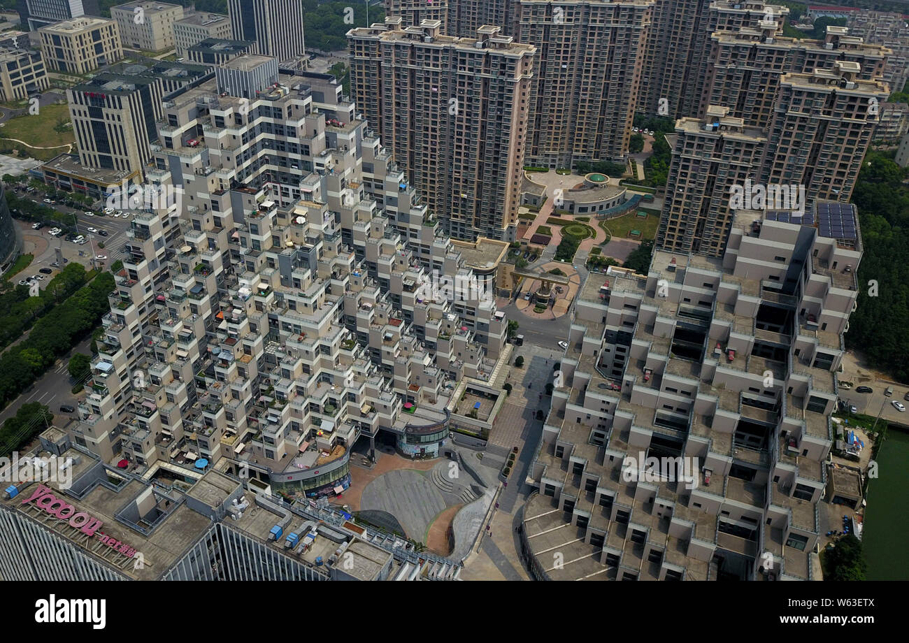 China's pyramid hi-res stock photography and images - Alamy