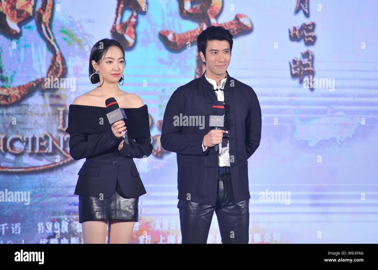 Chinese american singer hi-res stock photography and images - Alamy