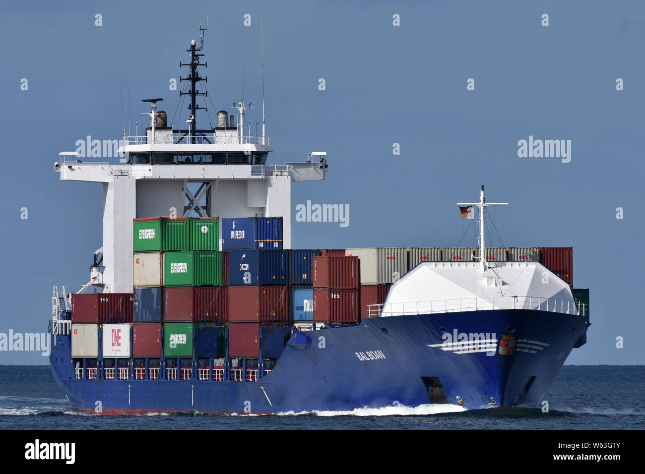 Container vessel feeder feeder ship hi-res stock photography and images ...