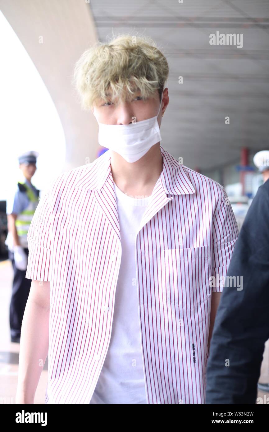 Lay zhang singer hi-res stock photography and images - Alamy