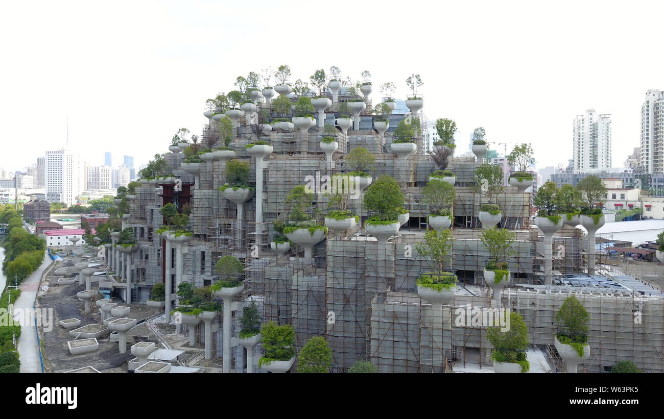 Hanging gardens of babylon hi-res stock photography and images - Alamy