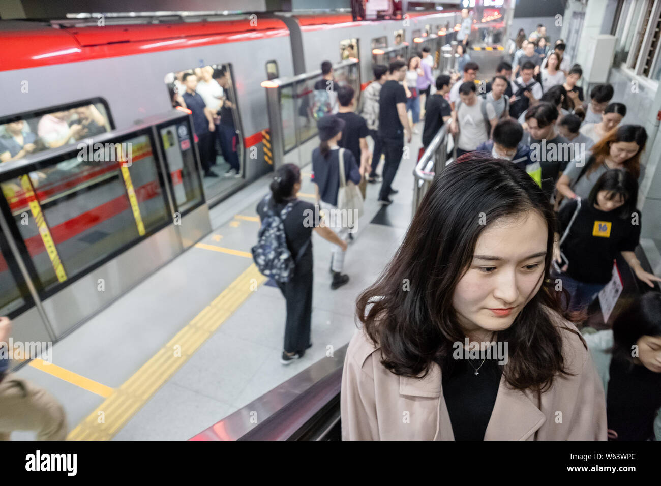 Commuting hours hi-res stock photography and images - Alamy