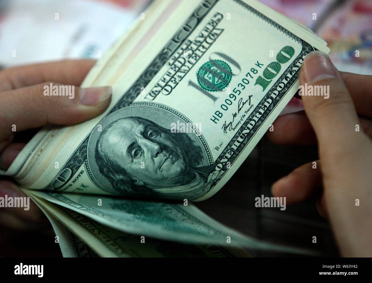 20 us dollar notes hi-res stock photography and images - Alamy