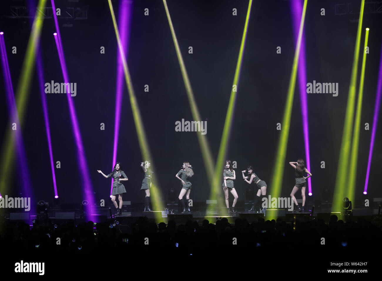 Members of South Korean girl group GFriend perform during the 2018 ...