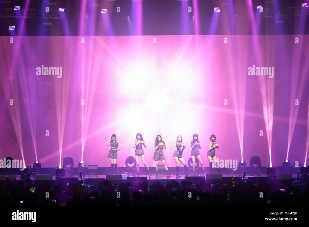 Members of South Korean girl group GFriend perform during the 2018 ...