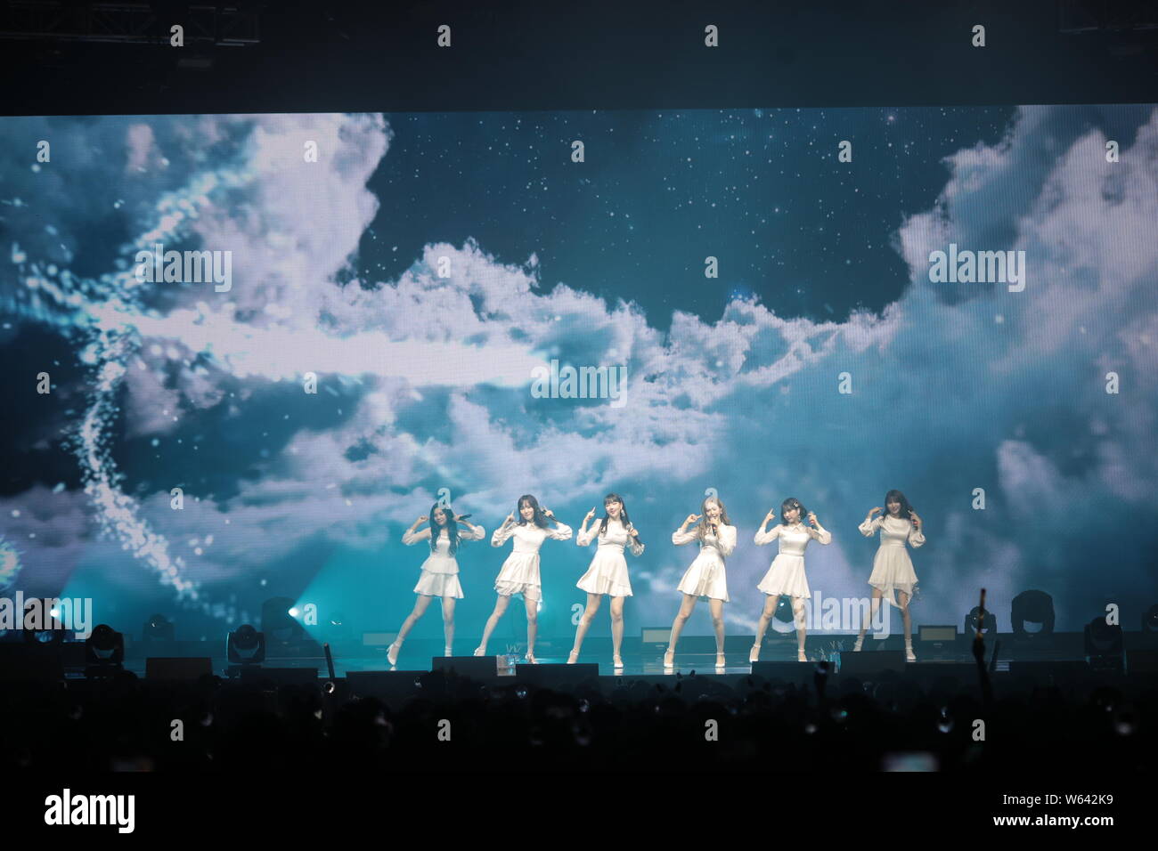 Members of South Korean girl group GFriend perform during the 2018 ...