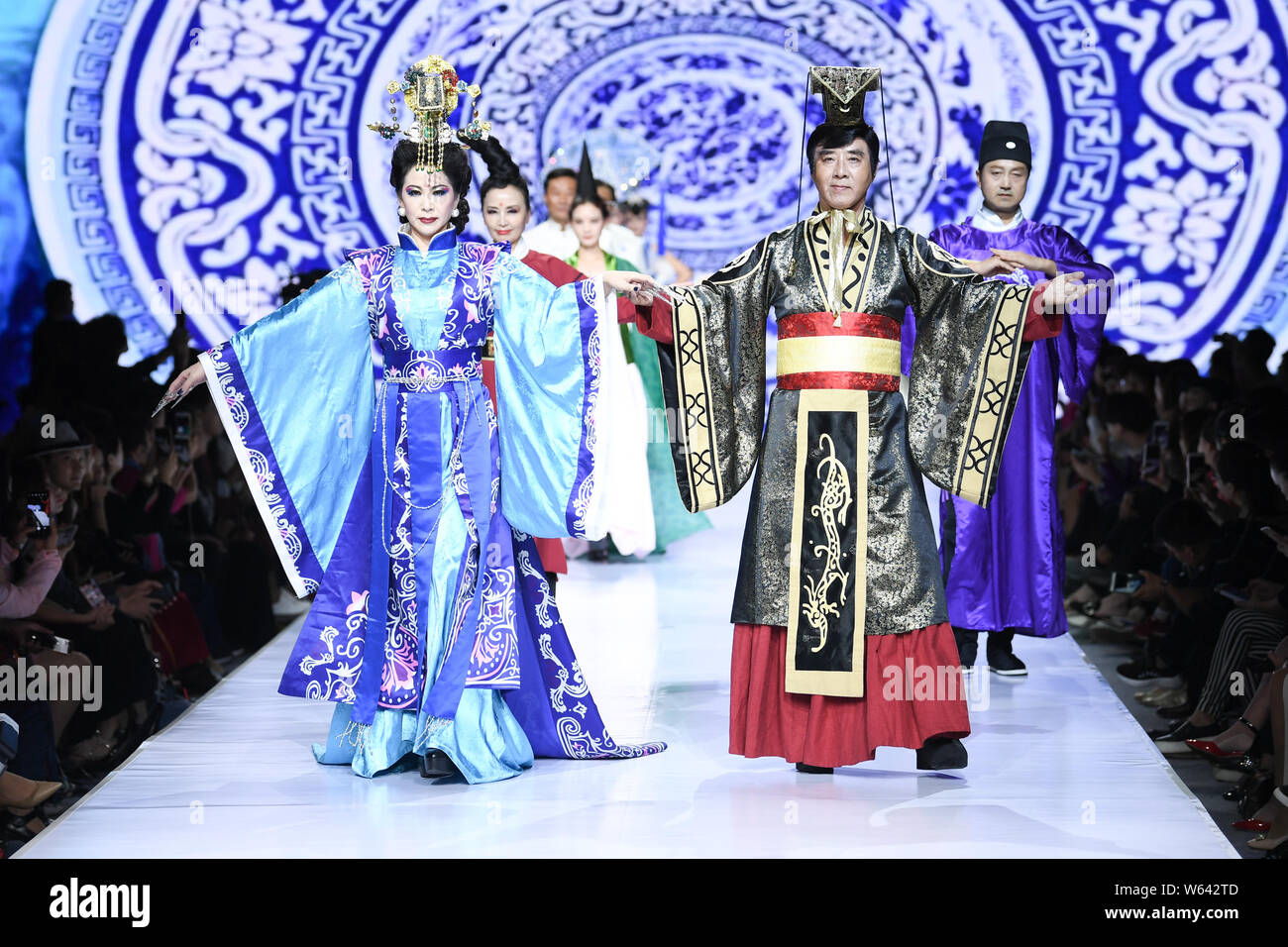 Models display new creations at the Jiang Xuanmin x Four famous Chinese ...