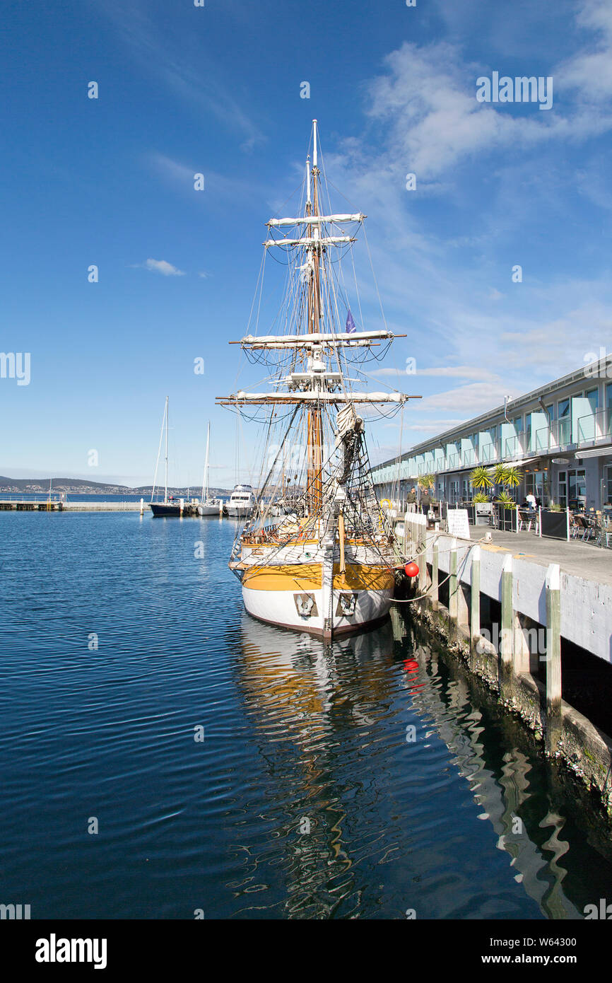 Twin masted sailing ship hi-res stock photography and images - Alamy