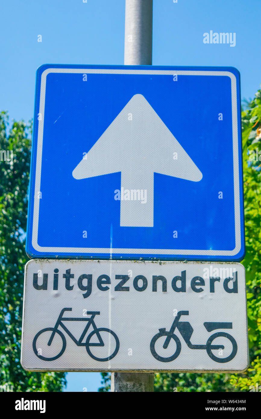 Dutch Road Sign: one-way traffic except for cyclists and mopeds, you ...