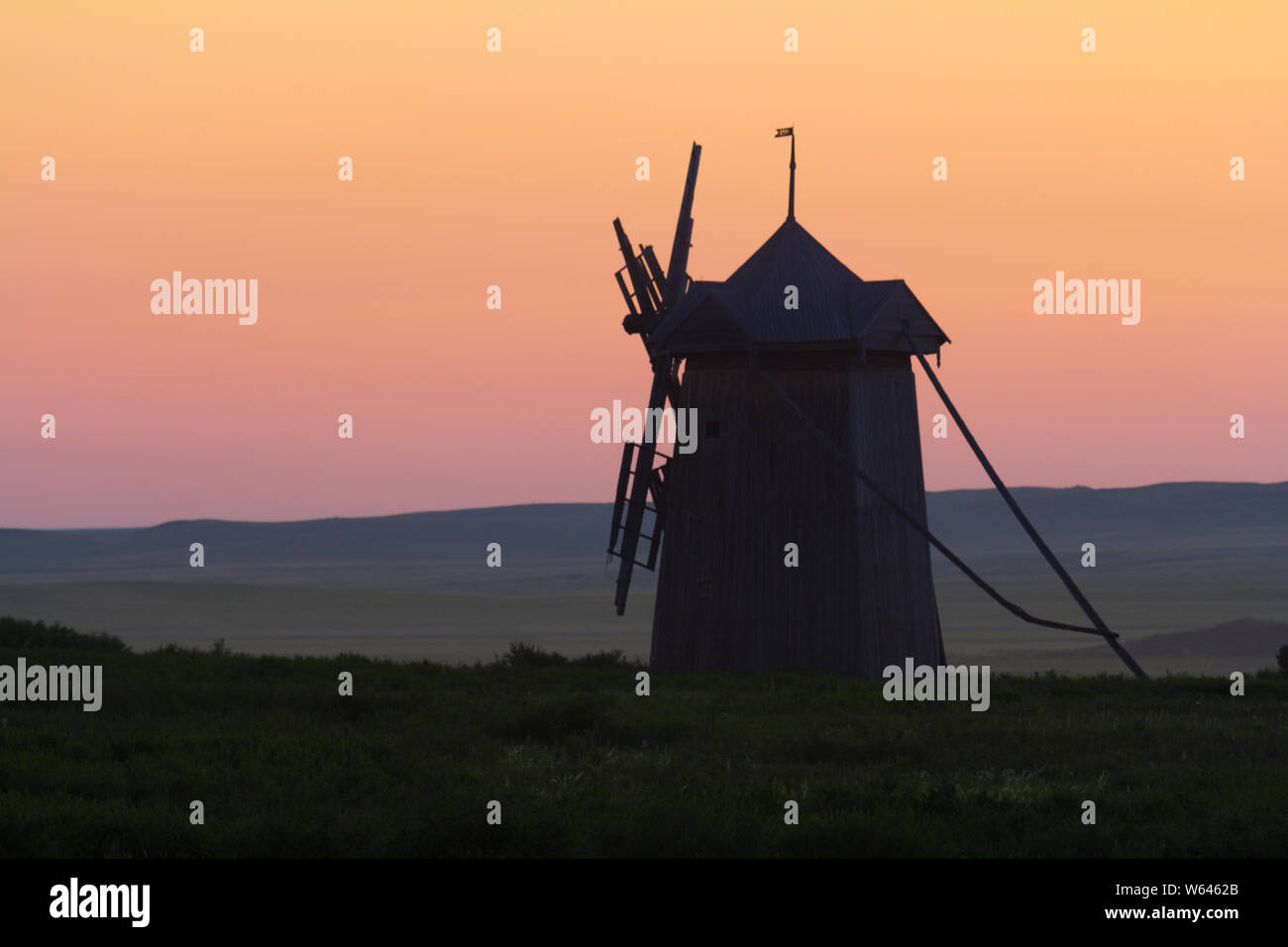 Broken blades hi-res stock photography and images - Alamy
