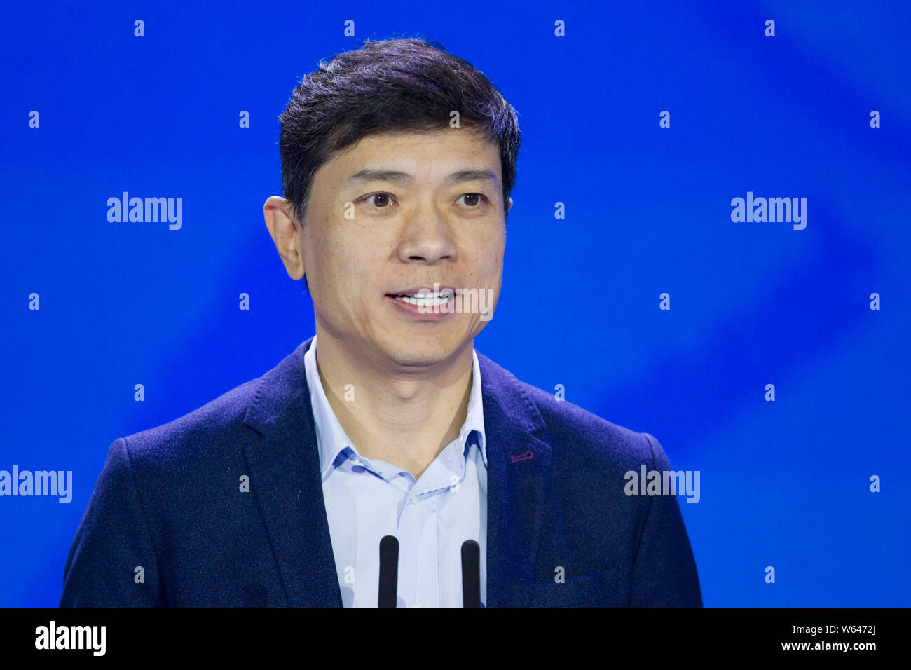 Robin Li Yanhong, Chairman and CEO of Baidu Inc., delivers a speech ...