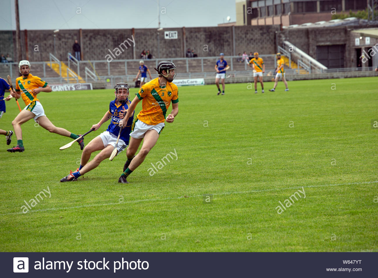 Hurling ireland helmet hi-res stock photography and images - Alamy