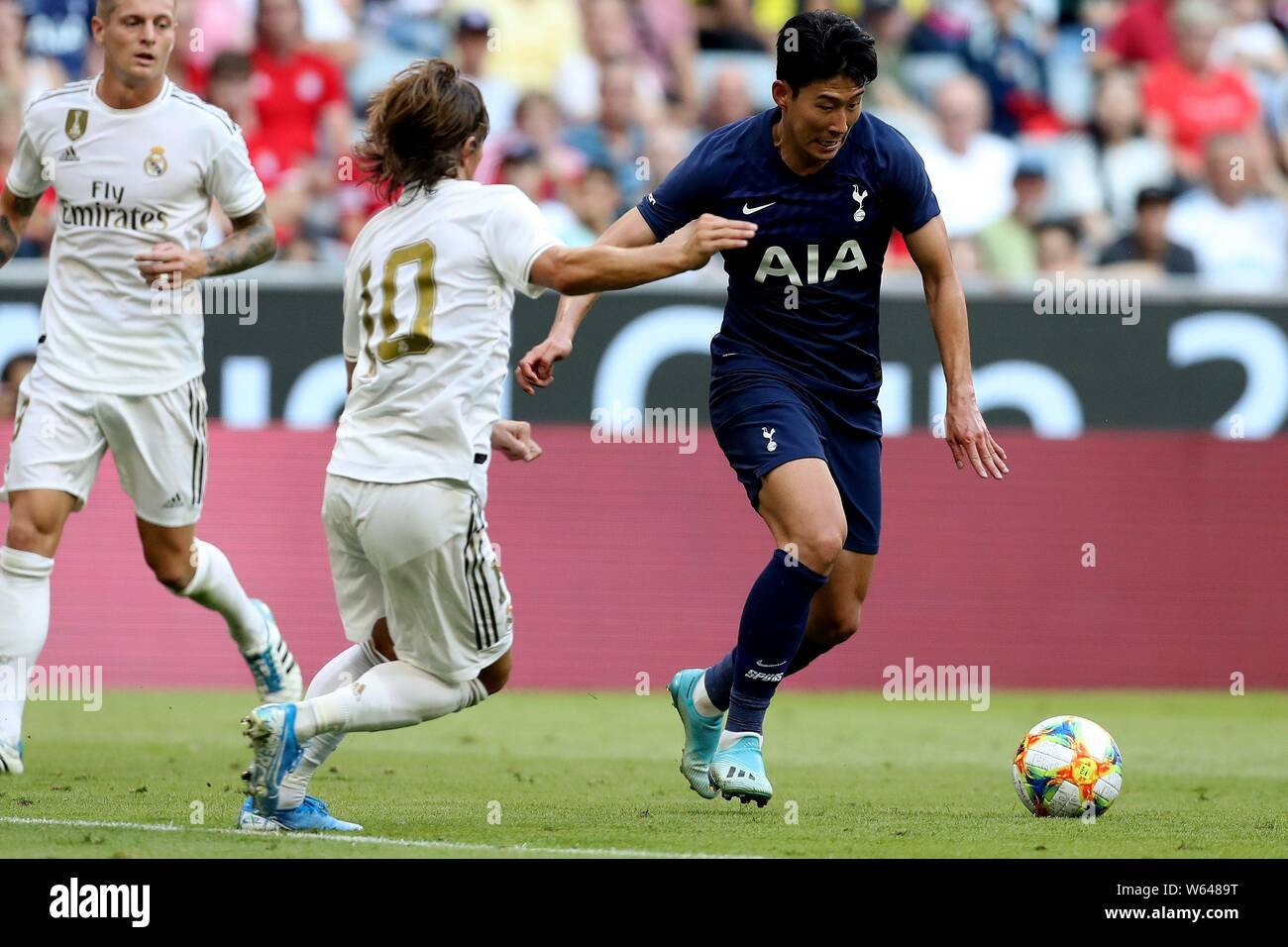 Luka modric spurs hi-res stock photography and images - Alamy