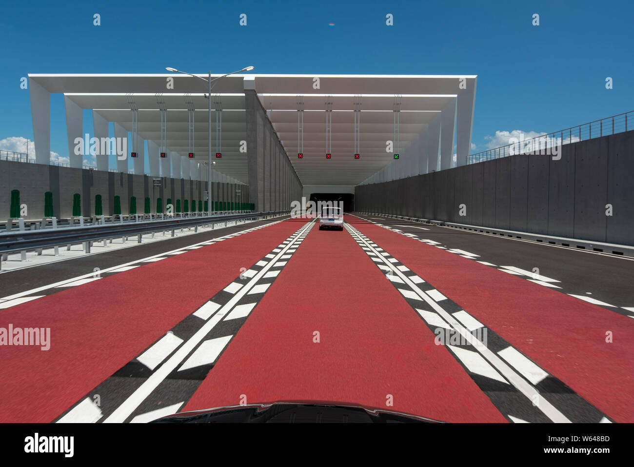 --FILE--A view of the world's longest cross-sea bridge, the Hong Kong ...