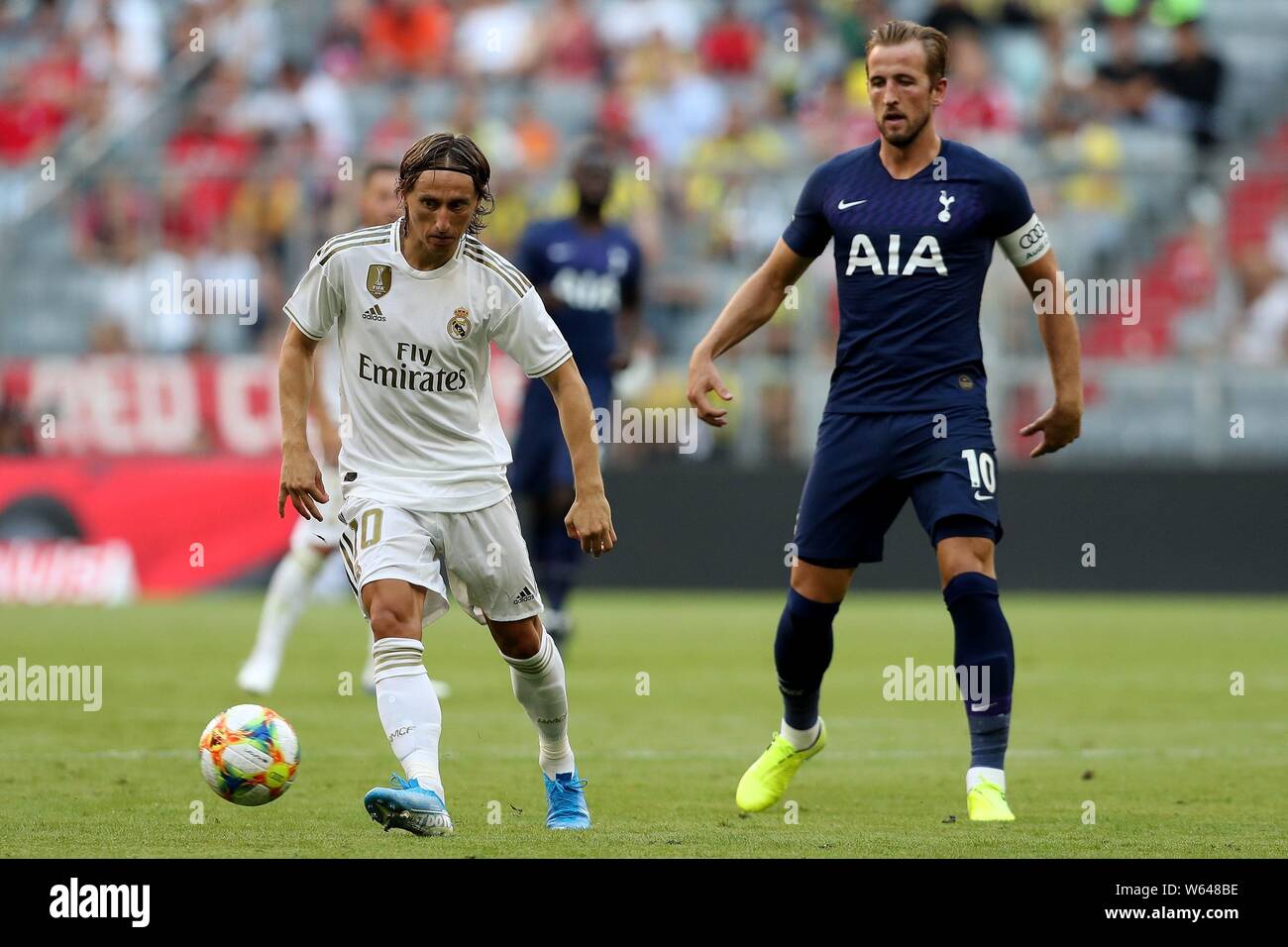 Luka modric spurs hi-res stock photography and images - Alamy