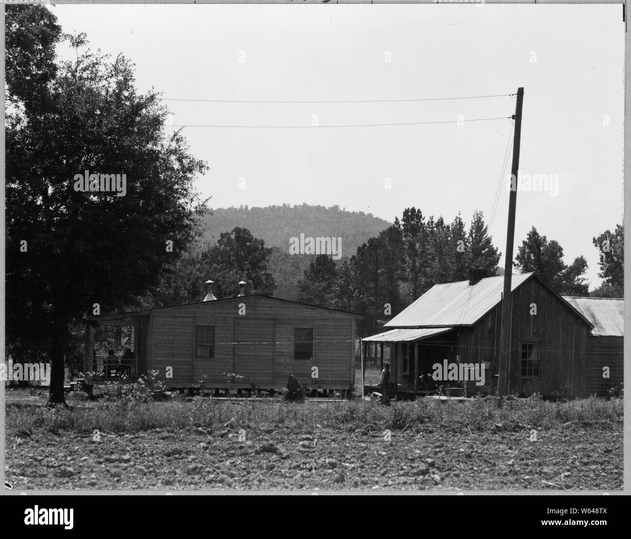 Coosa Valley, Alabama. Temporary FSA buildings erected near old homes ...