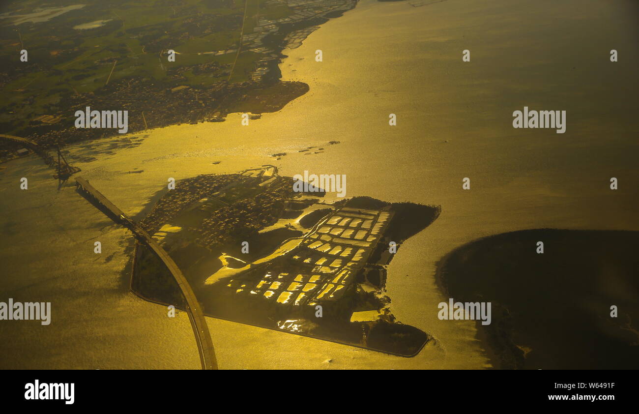 --FILE--An aerial view of the Puqian Bridge, China's strongest ...