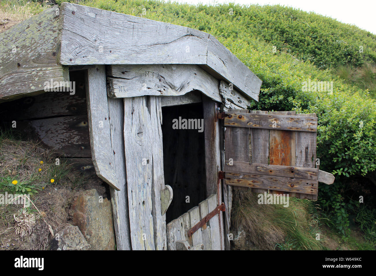 Cliff door hi-res stock photography and images - Alamy