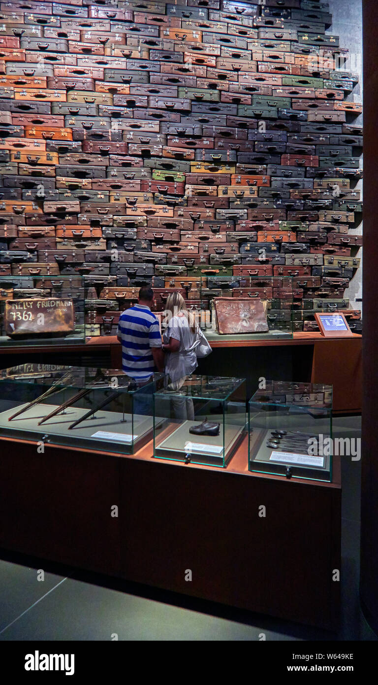 Ww2 suitcase hi-res stock photography and images - Alamy