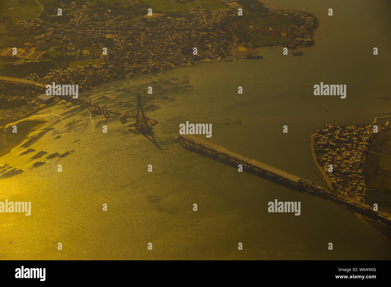 --FILE--An aerial view of the Puqian Bridge, China's strongest ...