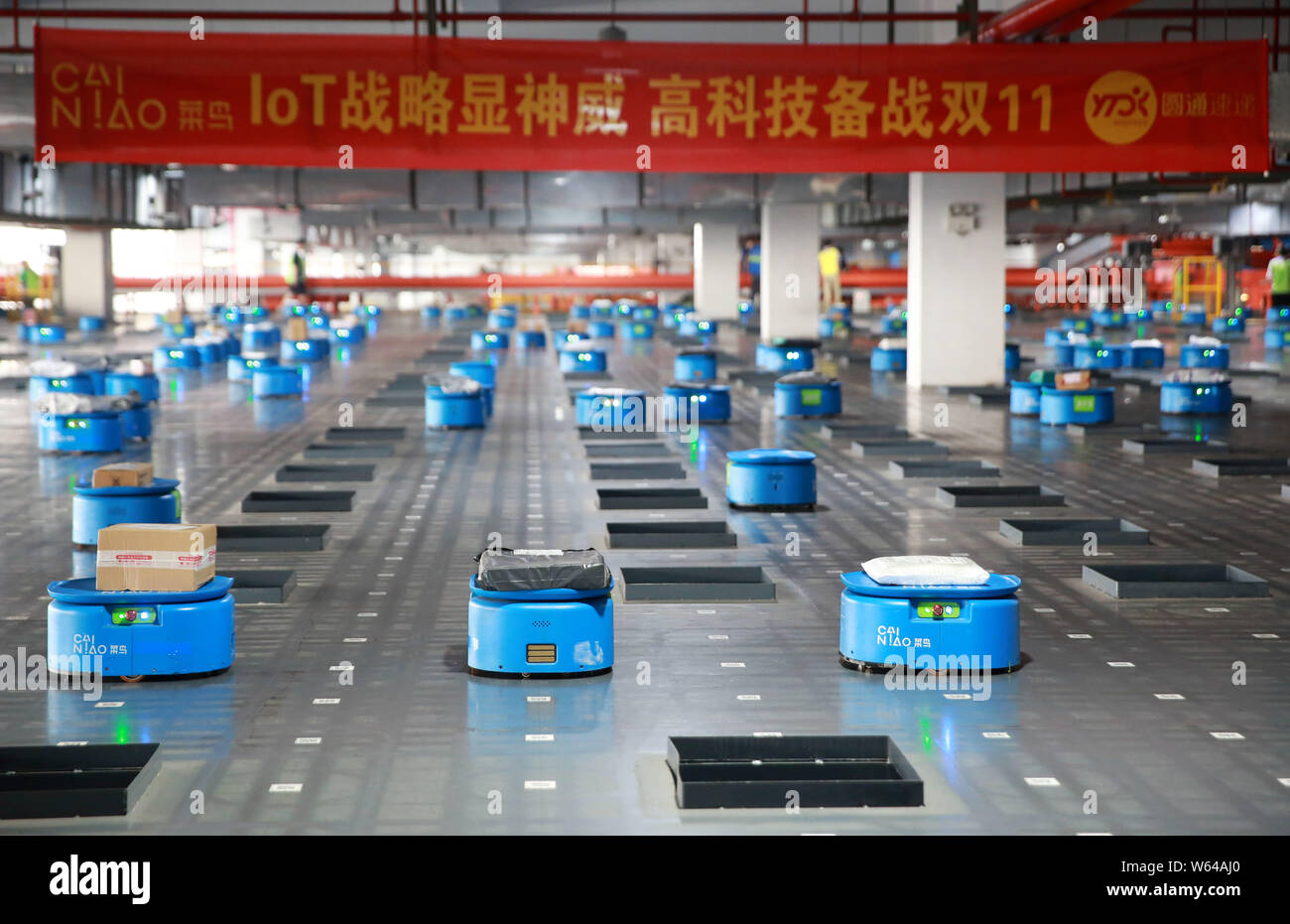 Wifi-equipped, self-charging robots distribute packages from online ...