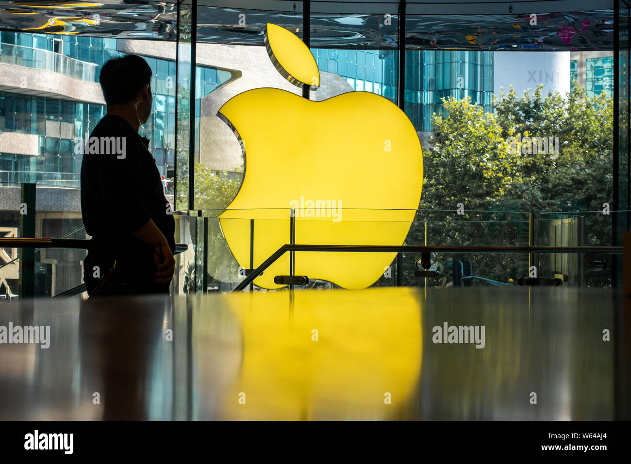 Luxshare precision industry hi-res stock photography and images - Alamy