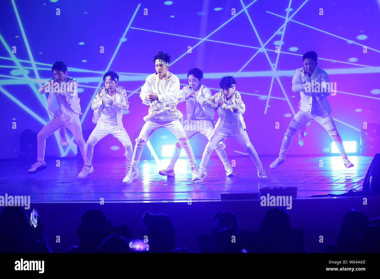**TAIWAN OUT**Members of boy band Boy Story co-produced by Tencent ...