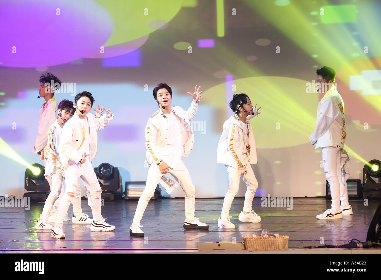 **TAIWAN OUT**Members of boy band Boy Story co-produced by Tencent ...