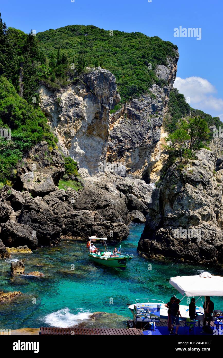 La grotta beach bar hi-res stock photography and images - Alamy
