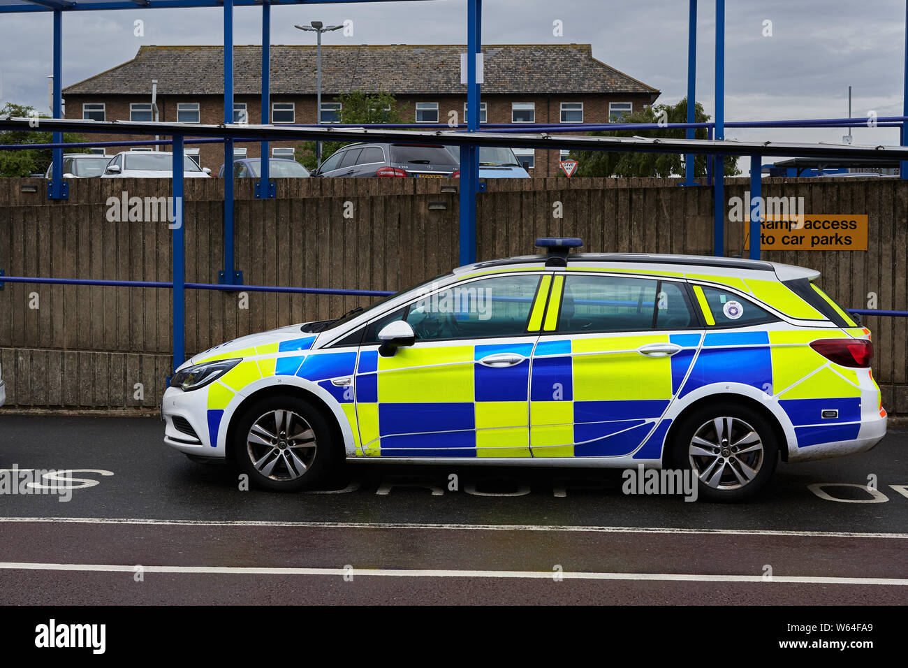 Police car parked out side the entrance to A&E at the NHS general ...