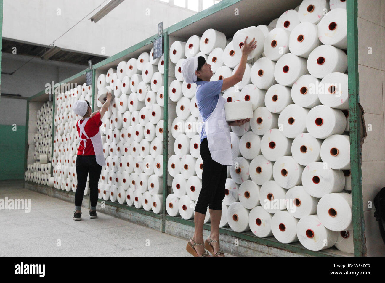 Female fujian province hi-res stock photography and images - Alamy