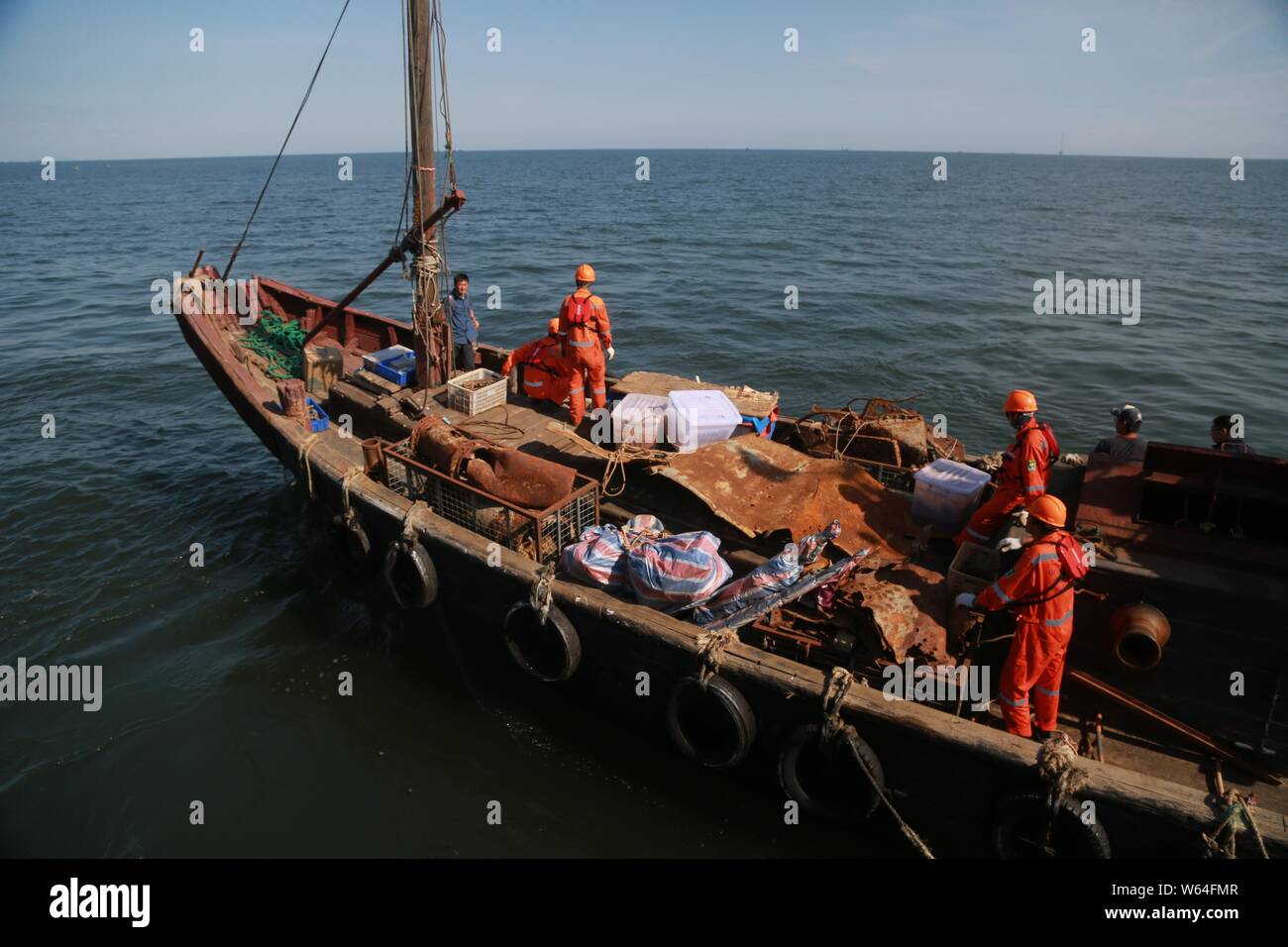 Chinese cruiser jingyuan hi-res stock photography and images - Alamy