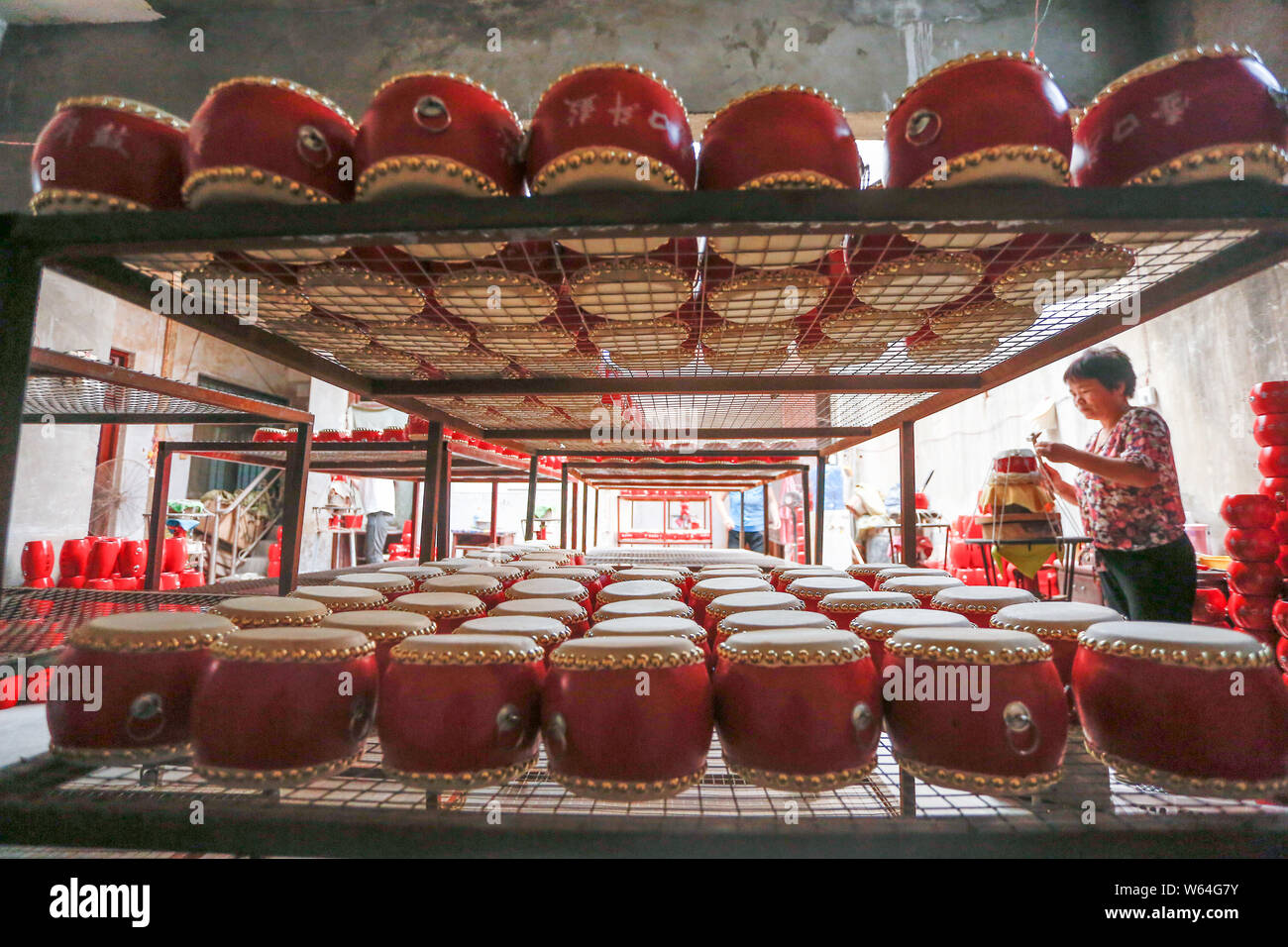 Chinese drums hi-res stock photography and images - Alamy